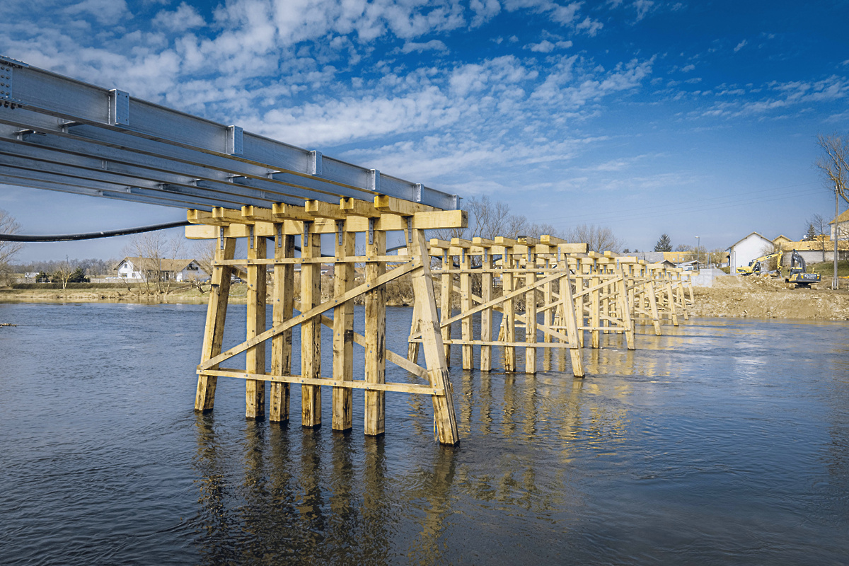 Novi stari most čez Krko | Gradbenik