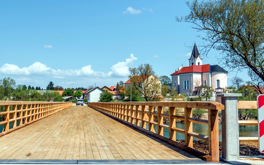 Novi stari most čez Krko | Gradbenik